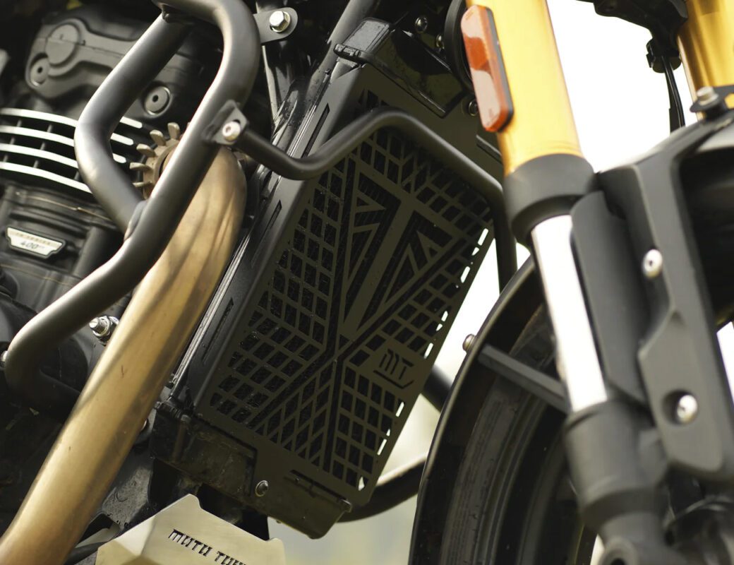 TRIUMPH SPEED 400 - RADIATOR GUARD (MS) - Lbs Pitstop